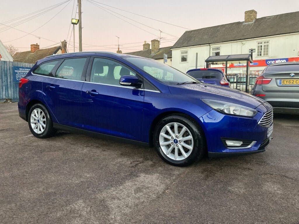 Used Ford Focus for sale near me (with photos) - CarGurus.co.uk